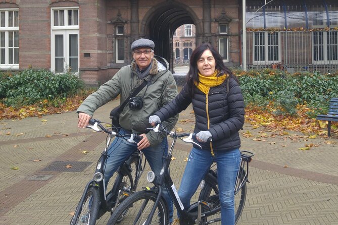 Daily Group Bike Tour in Spanish. - Accessibility and Additional Info