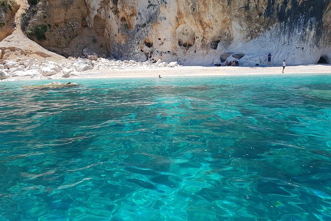 Daily sailing trip in the Orosei coves with lunch - The Experience of Sailing with Charter Sardinia