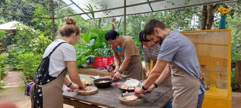 Dalat: Home Cooking Class with Central Market Tour - Key Points