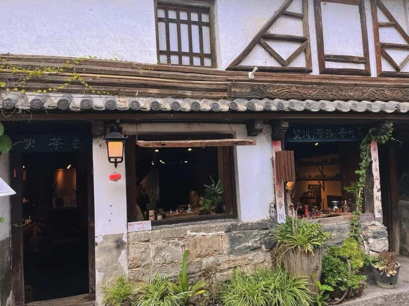 Dali: Xizhou Ancient Town Private Half-Day Tour - Exploring Xizhou Ancient Town: What to Expect