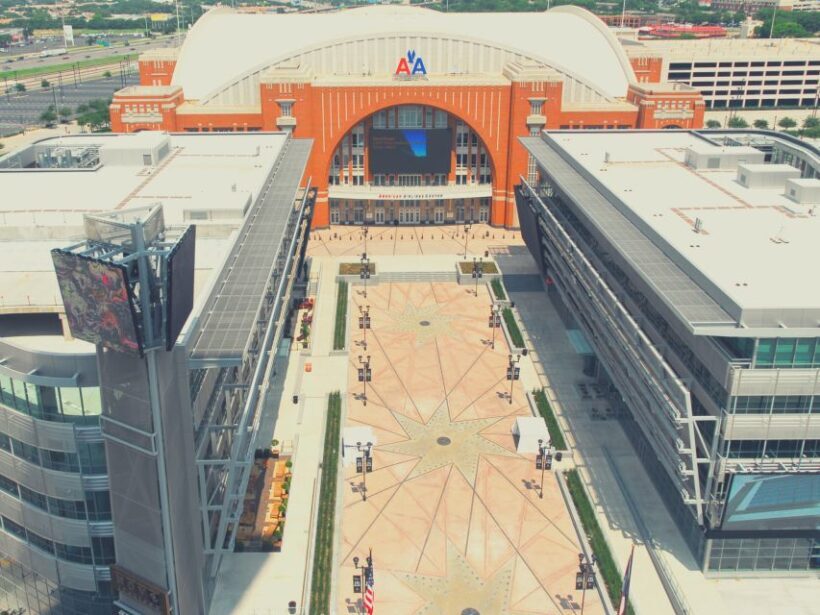 Dallas: Dallas Mavericks Basketball Game Ticket - Who Will Love This Experience?