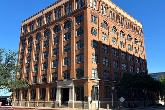 Dallas Historic Walking Tour - An Honest Look at the Itinerary