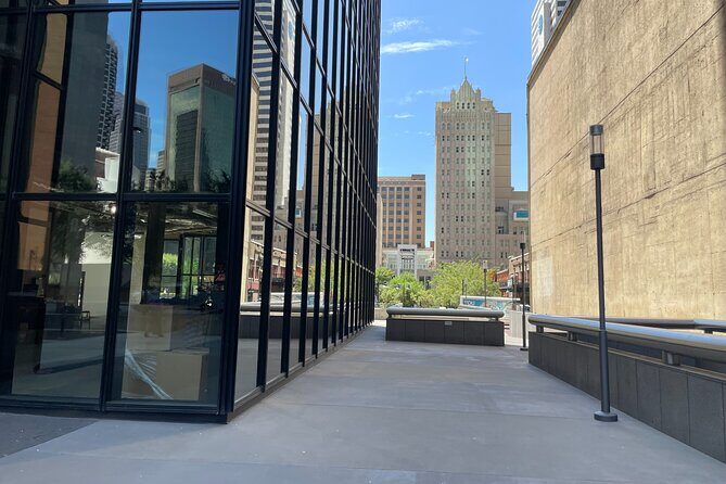 Dallas in Wonderland: A Self-Guided Walking Tour of Dallas - What’s the Value?