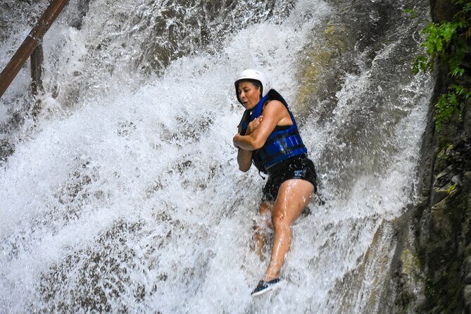Damajagua Waterfalls Private Tour with Lunch - Key Points