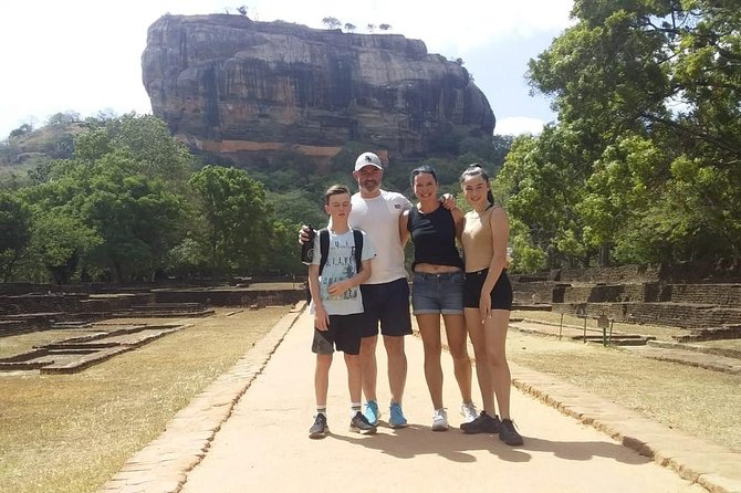 Dambulla & Sigiriya Day Tour from Colombo / Negombo with Lunch - Key Points