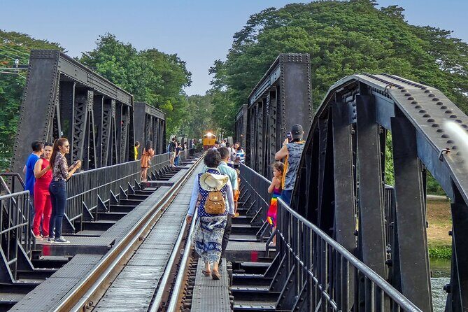 Damnoen Saduak Floating Market and Bridge on The River Kwai Tour - Exploring the War Sites in Kanchanaburi