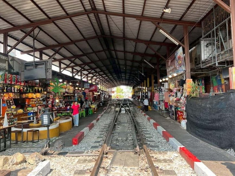 Damnoen Saduak & Maeklong Railway Market Tour - Key Points