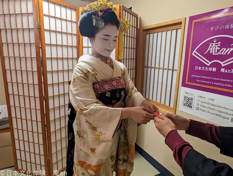 Dance and Game with Maiko - An Up-close Look at the Experience