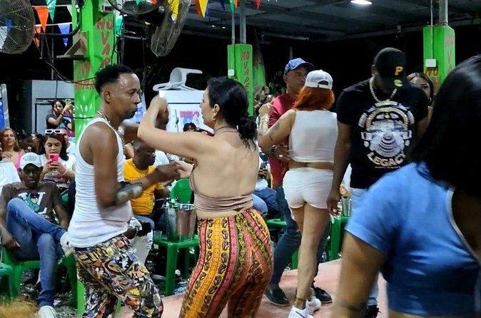 Dance Dominican bachata on Mondays - FAQ