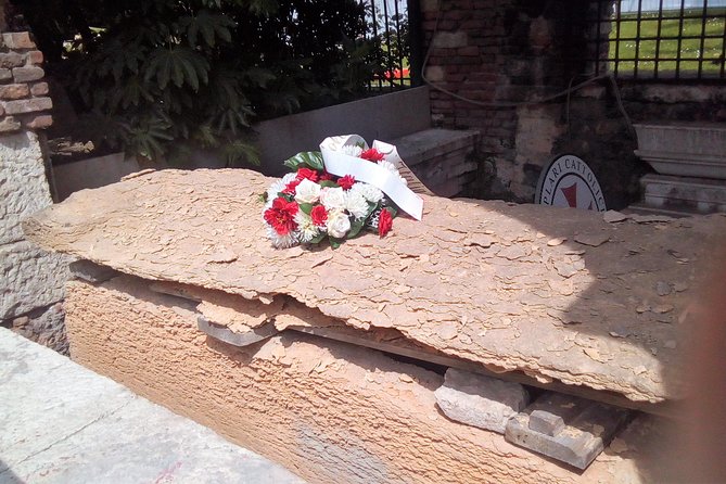 Dark Historical Verona Walking Tour - Exploring Veronas Darker History