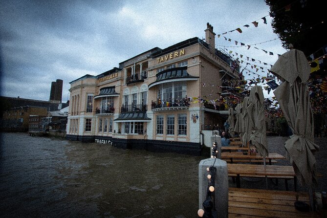 Dark London Ghouls, Ghosts and Gruesome Tales of Greenwich Walk - Macabre Monuments and Chilling Churchyards