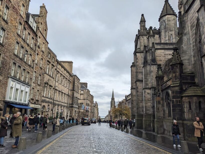 Dark Stories of Edinburgh: walking tour in French - Key Points