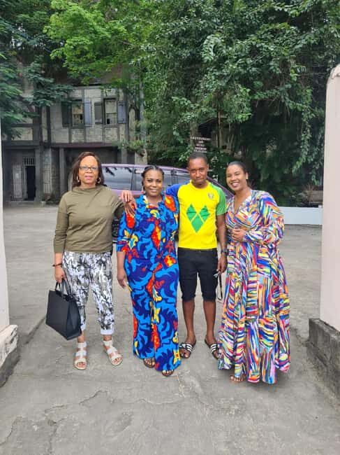 Dark View Falls tour with London Taxi and Tours - Key Points