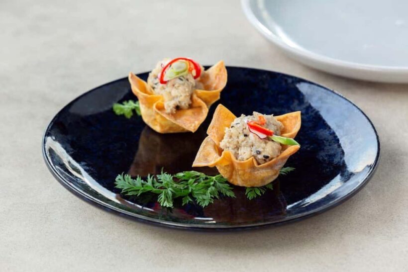 Darwin: 4-Course Dining Experience with Sparkling Wine - Authenticity and Local Flavors
