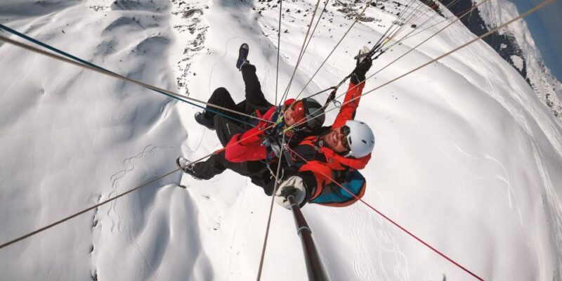 Davos: Tandem Paragliding Flight - Meeting and Launch Process