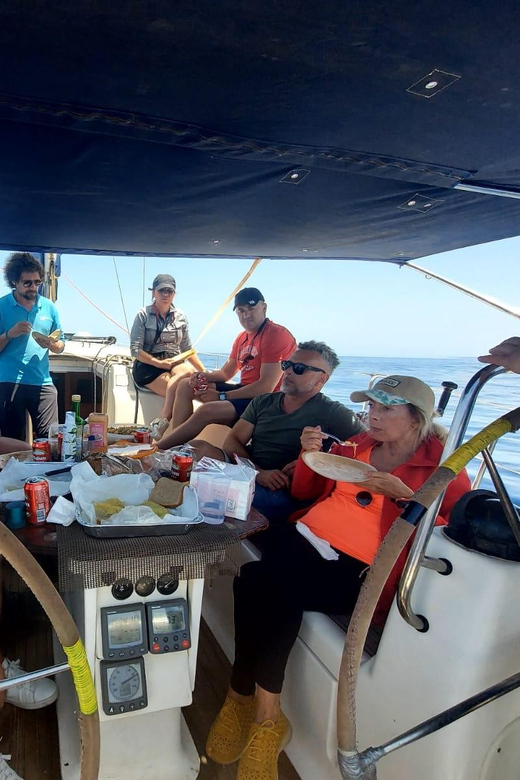 Day charter Benalmadena: views of the city in a sailboat. - FAQ