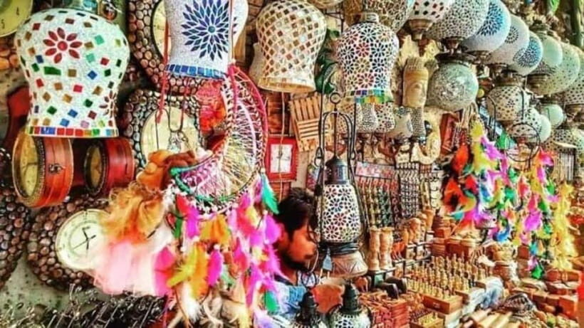 Day Customized Delhi Shopping Tour with Female Consultant - FAQ