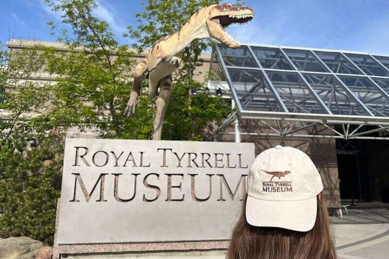 Day of Dinosaurs and Hoodoos From Calgary to the Badlands - Key Points
