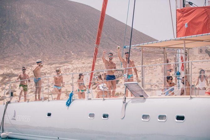 Day Sail to La Graciosa - Amenities and Inclusions