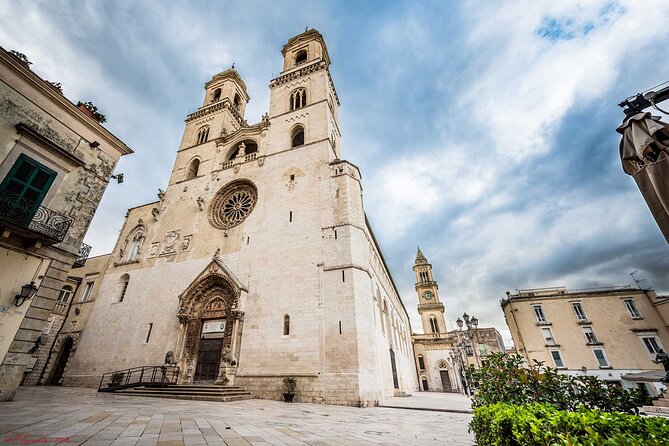 Day Tour by Car and on Foot Among the Apulian Beauties of Matera - Exploring the Historic City of Altamura