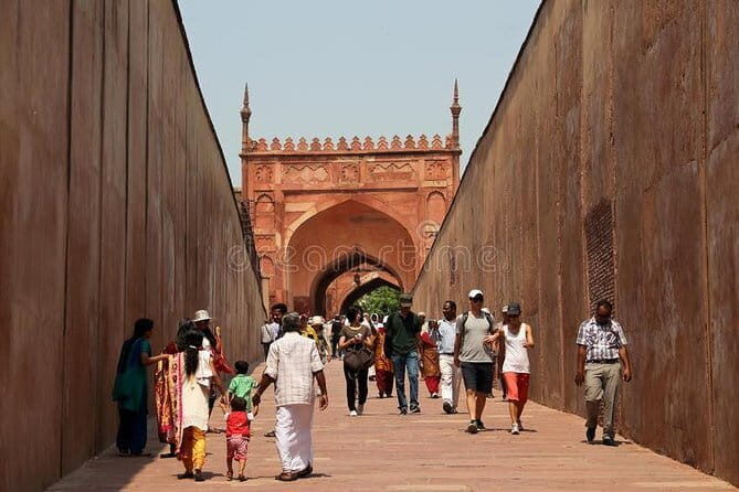 Day tour of agra by Superfast train including entrances ,lunch and guide - The Value of This Experience