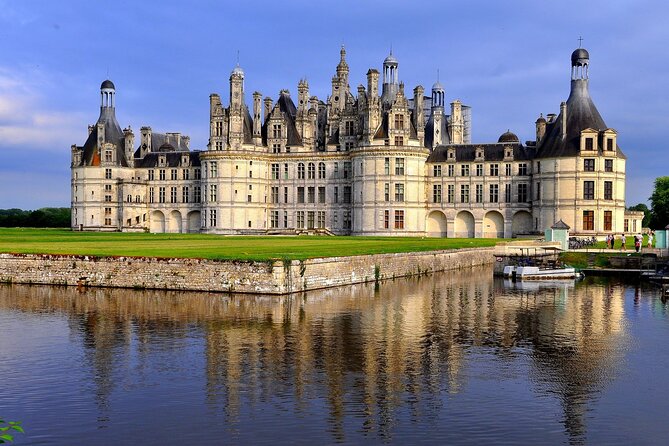 Day Tour to Chenonceau and Chambord Castles - Meeting and Accessibility Information