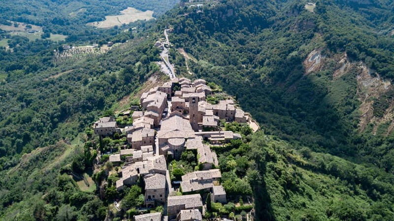 Day trip Frm Rome: Civita di Bagnoregio & Villa Lante Garden - Civita di Bagnoregio: The "Dying City" with a Heartbeat