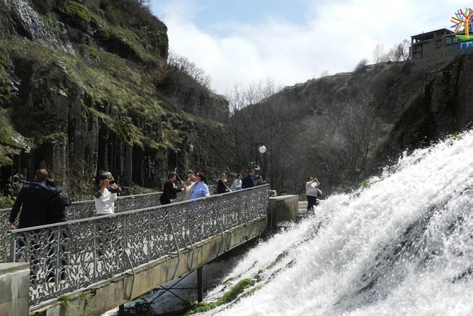 Day Trip to Jermuk: Noratus, Hayravank, Selim Pass - Selim Pass and Jermuk Waterfall