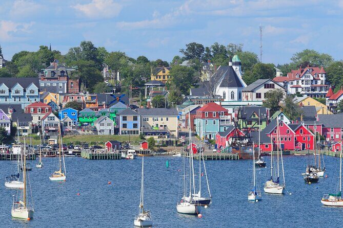 Day Trip to Lunenburg, Mahone Bay and Peggy's Cove from Halifax - Diving Into the Itinerary