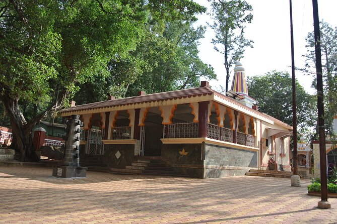 Day Trip to Mahabaleshwar-Panchgani (Guided Fullday Sightseeing Tour from Pune) - First Stop: Panchgani’s Table Land and Mapro Gardens