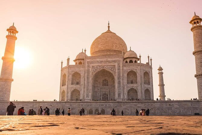 Day Trip to Taj Mahal, Agra Fort and Baby Taj from Delhi by Car - What Reviews Reveal About the Experience