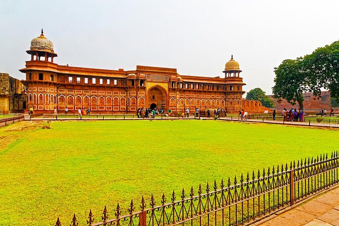 Day trip to Taj Mahal and Agra from Kochi with Return Flights - The Value of This Tour