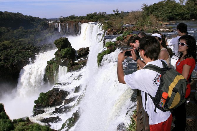 Day Trip to the Argentinian Side of Iguassu Falls From Foz Do Iguaçu - Tour Size and Accessibility