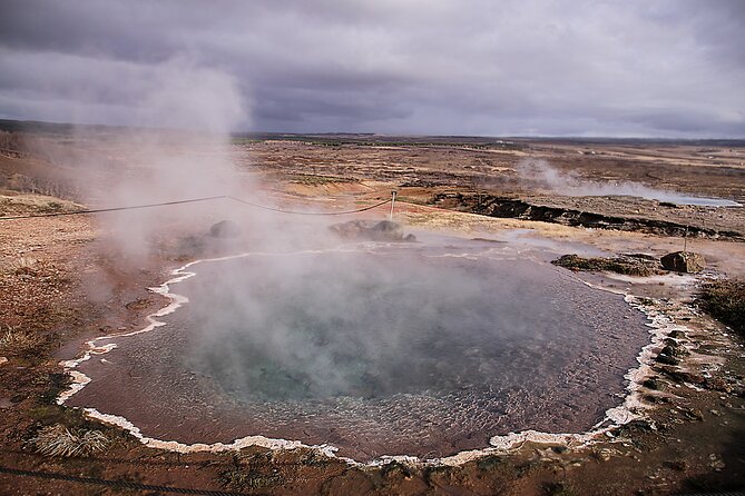 Day Trip to the Golden Circle and Blue Lagoon From Reykjavik - Experiencing the Geysir and Gullfoss Waterfall