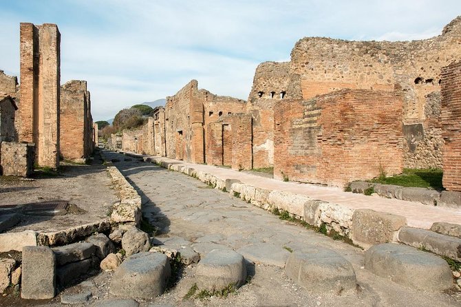 Daytrip From Rome to Pompeii and Amalfi Coast - Accessibility Features for Travelers