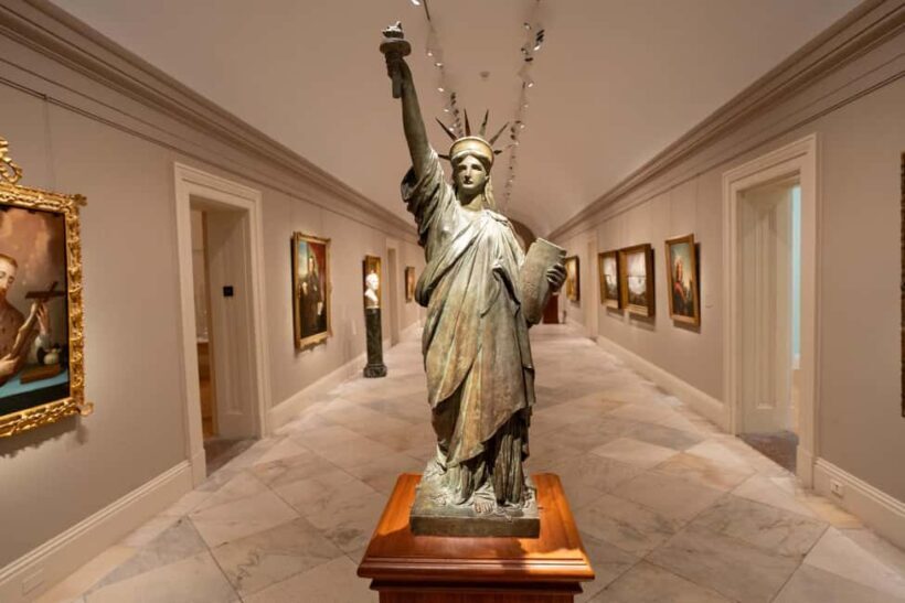 DC: Archives & Portrait Gallery Skip-the-Line Tour 6ppl Max - FAQ