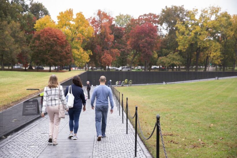 DC: Guided National Mall Tour & Washington Monument Ticket - FAQ