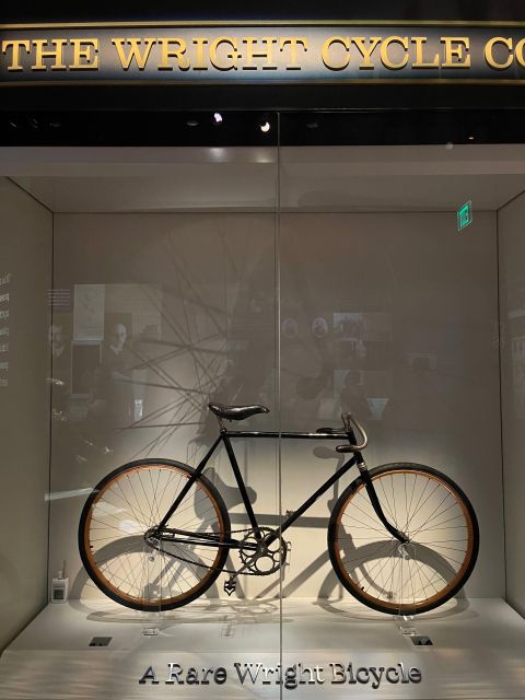 DC: Smithsonian Highlights Walking Tour with Air and Space - Key Points