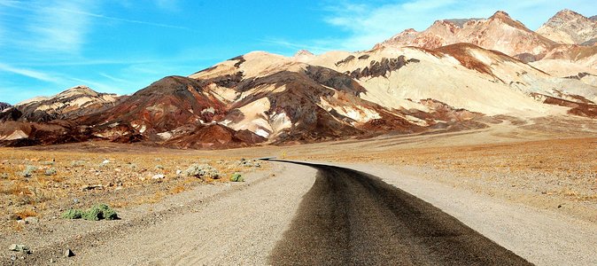 Death Valley Day Trip From Las Vegas - Exploring Rhyolite Ghost Town