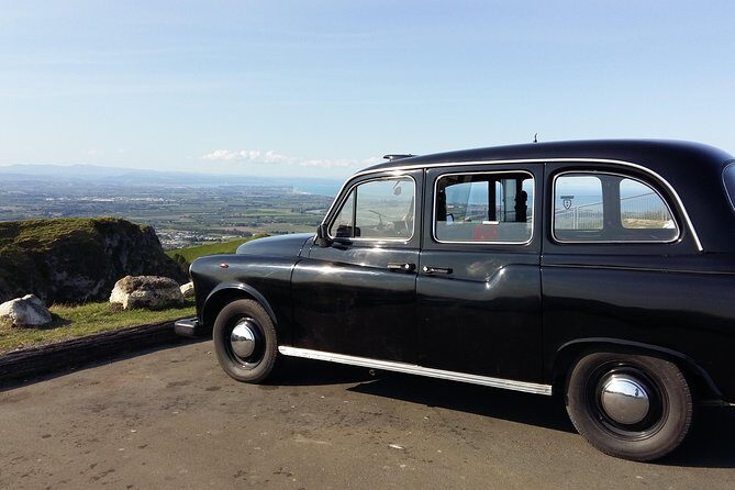 Deco City Black Cab Tours and Shuttles - An Authentic Way to Discover Napier