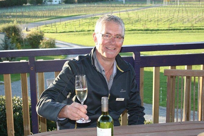Deco Napier, Te Mata Peak, Garden Walk and Wine Tasting Tour - Return and Reflection