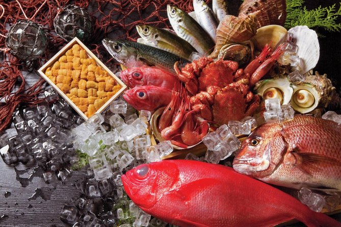 Deep Dive: Osaka Food Markets From Local to Luxurious! - Kuromon Ichiba Market: Osakas Bustling Gourmet Hub