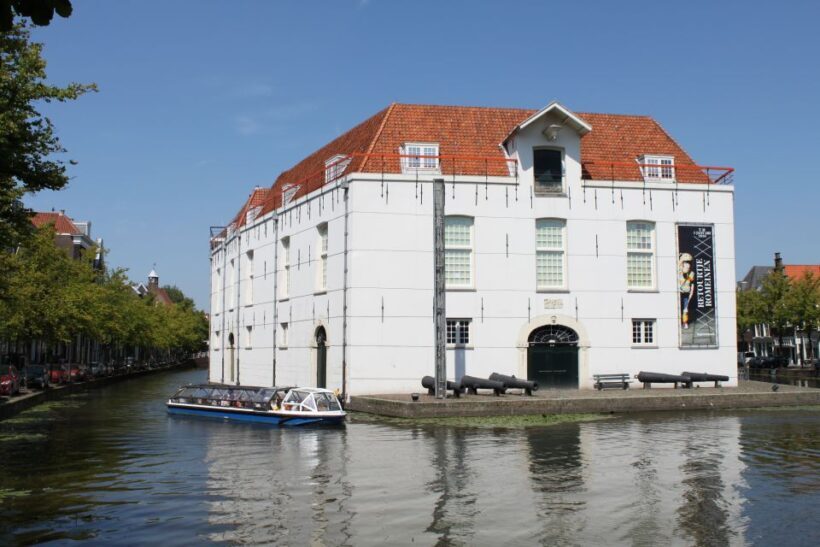 Delft: Canal Cruise with Guided Commentary - Who Should Consider This Experience?