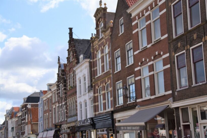 Delft: Private Historical and Cultural Guided Walking Tour - Key Points