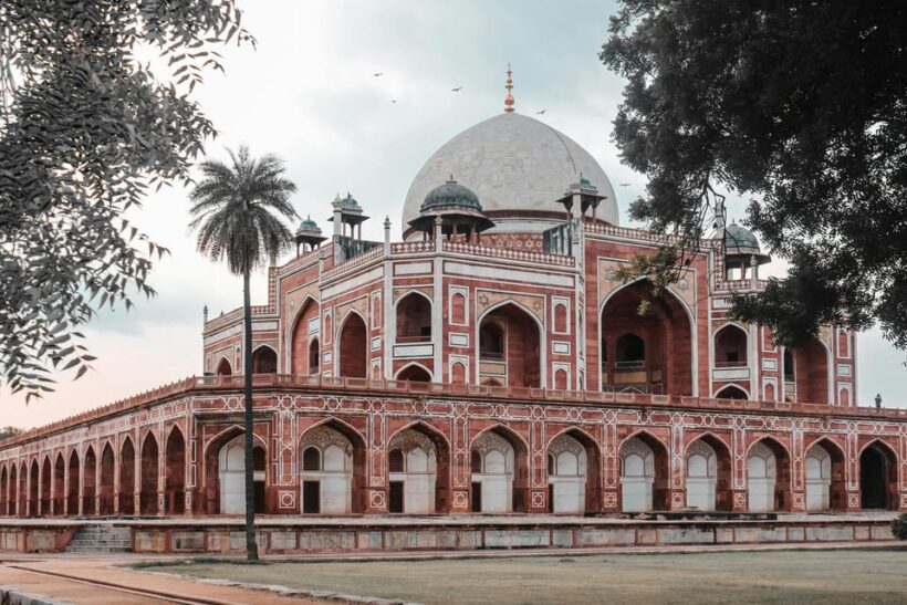 Delhi Airport: Old and New Delhi Half-Day Tour - Exploring Delhi: A Taste of Old and New in Half a Day
