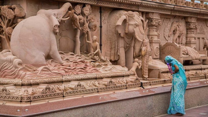 Delhi: Akshardham light & fountain show (Evening show) - Why This Tour Offers Good Value