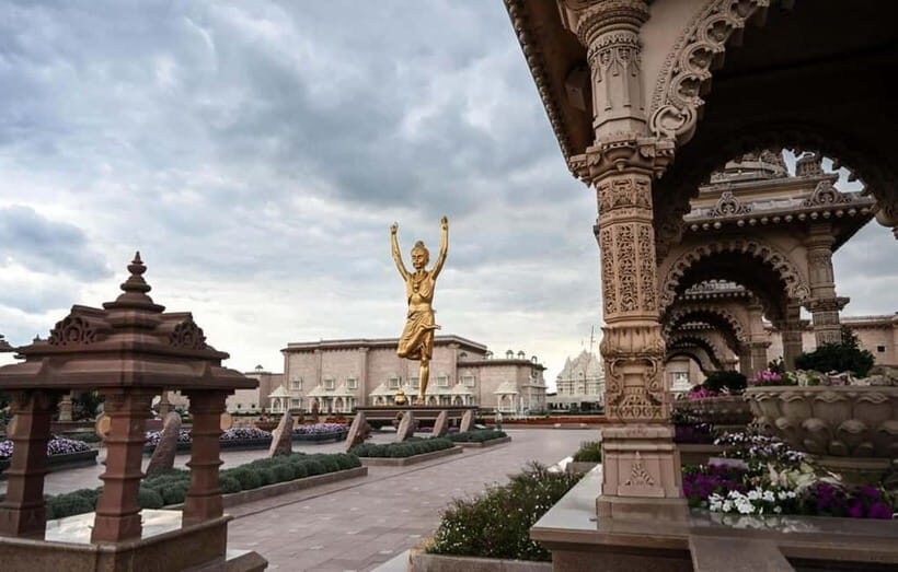 Delhi: Akshardham Temple Guided Walking Tour with a Local - Key Points