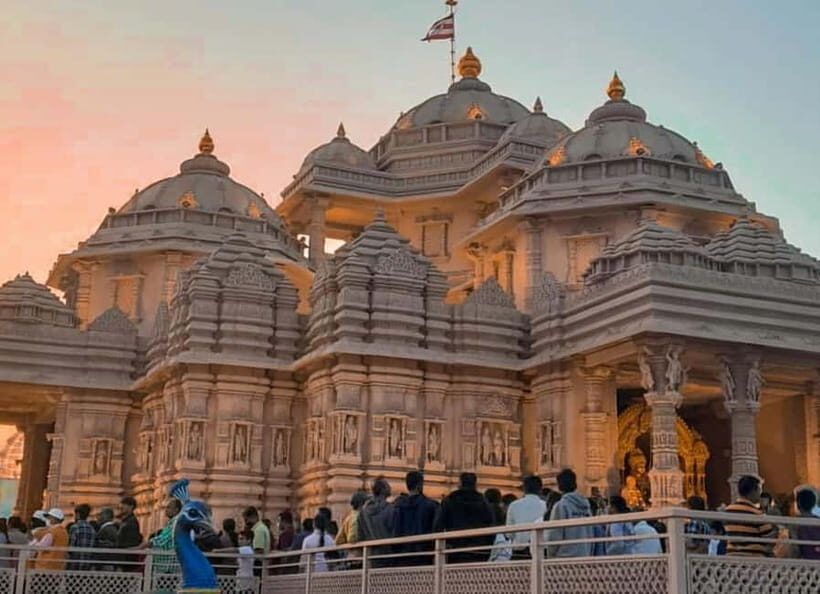 Delhi: Akshardham Temple Tour with Water & Light Show by Car - Who Should Take This Tour?