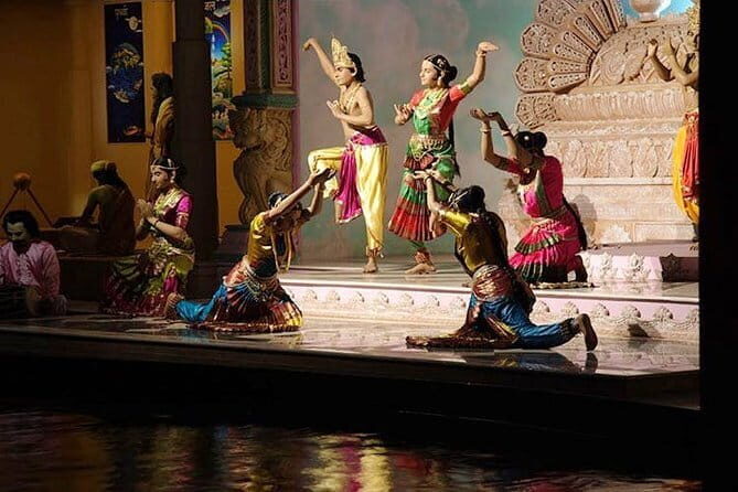 Delhi Akshardham Tour on Private Basis with All shows - An In-Depth Look at the Akshardham Tour