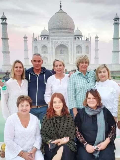 Delhi: All Inclusive Taj Mahal &Agra Tour By Superfast Train - A Tasty Pause: Lunch at a 5-Star Hotel or Reputed Restaurant